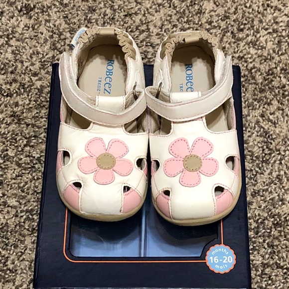 Robeez | Shoes | New Robeez Pink Flower Leather White Sandals | Poshmark